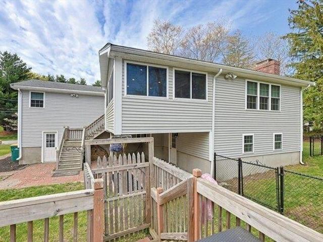 house with 4 bedroom, Norwood MA ES103221969