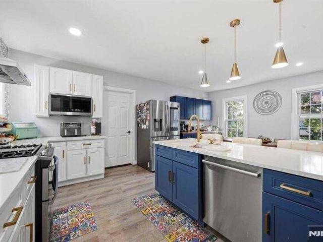 house with 4 bedroom, Nutley NJ DLS102762409