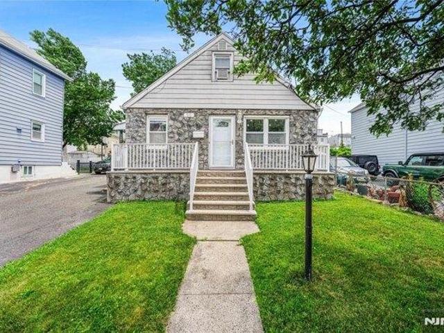 house with 4 bedroom, Nutley NJ DS104234978