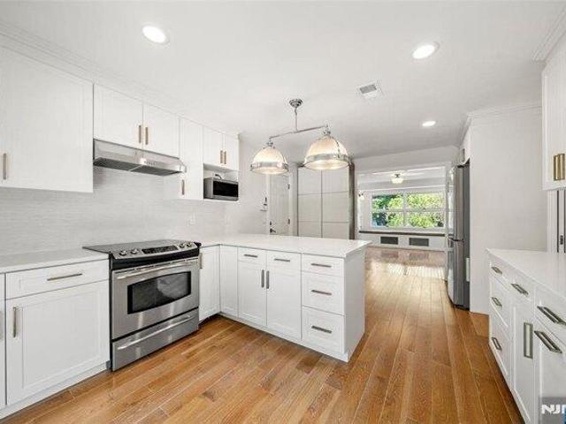 house with 4 bedroom, Nutley NJ ES103190414