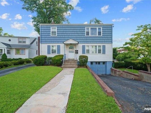 house with 4 bedroom, Nutley NJ ES104409214