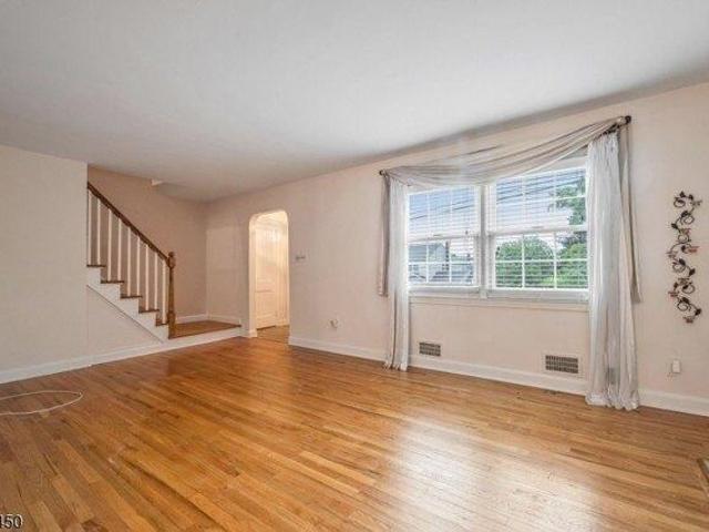 house with 4 bedroom, Nutley NJ ES104567080