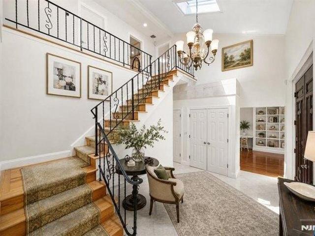 house with 4 bedroom, Nutley NJ ES104376710