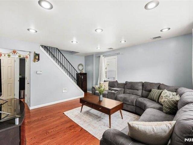 house with 4 bedroom, Nutley NJ ES105141232