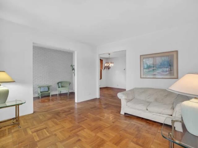 house with 4 bedroom, NY NY DLS101986695