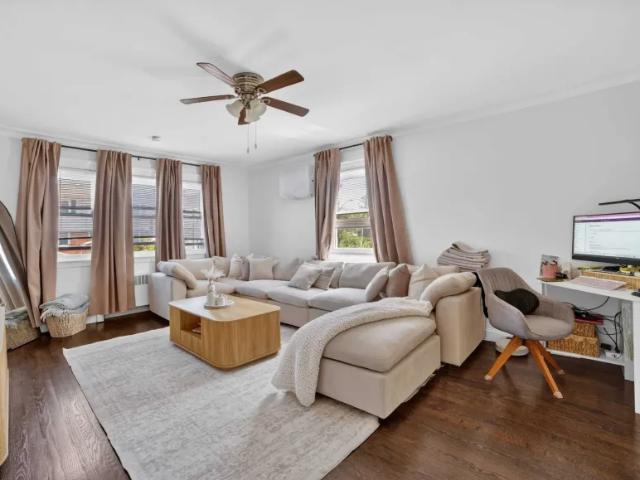 house with 4 bedroom, NY NY ES102018887