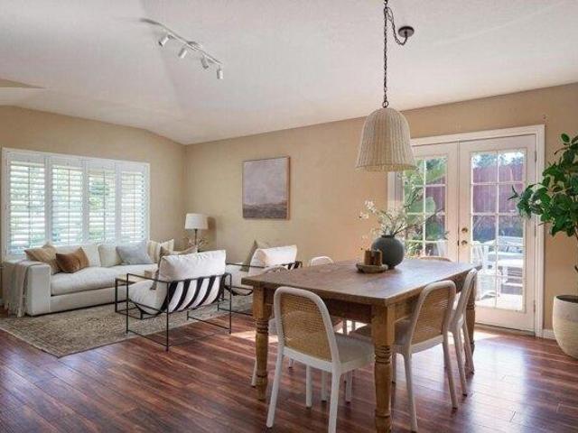 house with 4 bedroom, Oceanside CA ES103501492