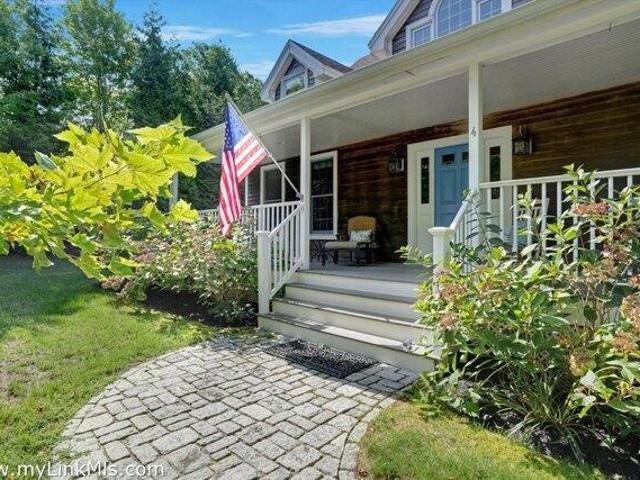 house with 4 bedroom, Oak Bluffs MA DLS103071188