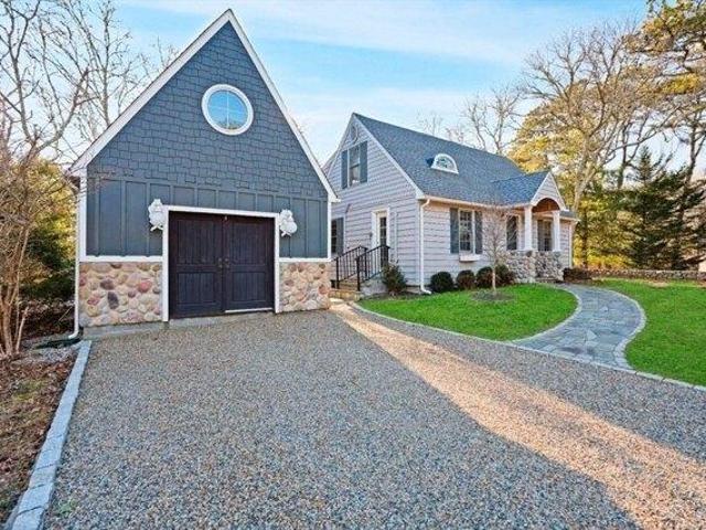house with 4 bedroom, Oak Bluffs MA DS102315105