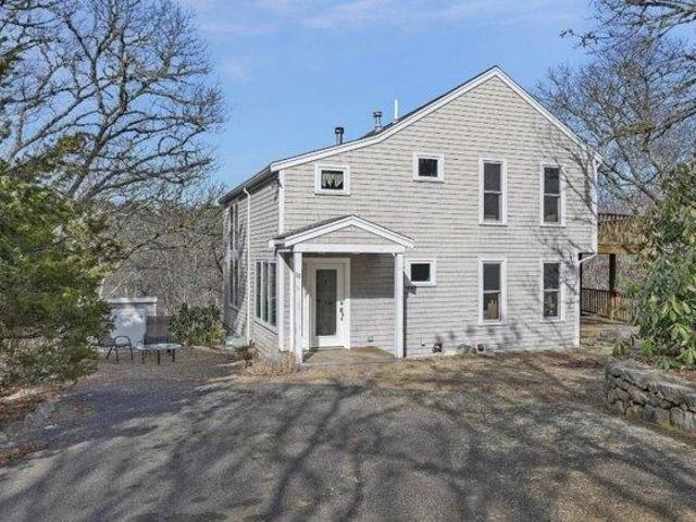 house with 4 bedroom, Oak Bluffs MA DS103071859