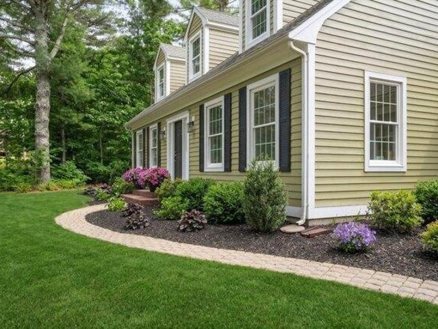 house with 4 bedroom, Oak Bluffs MA DS103850640