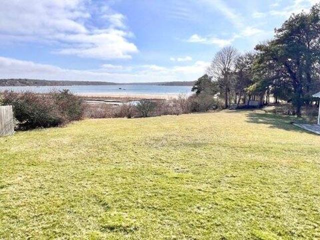 house with 4 bedroom, Oak Bluffs MA ES104607012