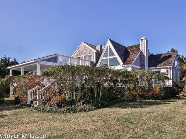 house with 4 bedroom, Oak Bluffs MA ES104650418