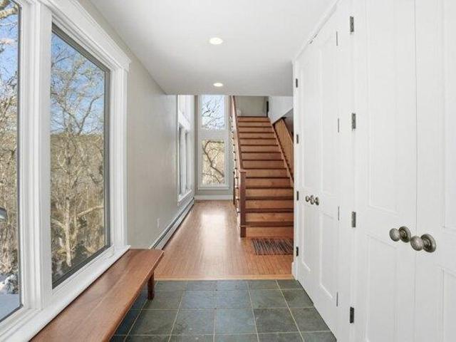 house with 4 bedroom, Oak Bluffs MA ES104898195