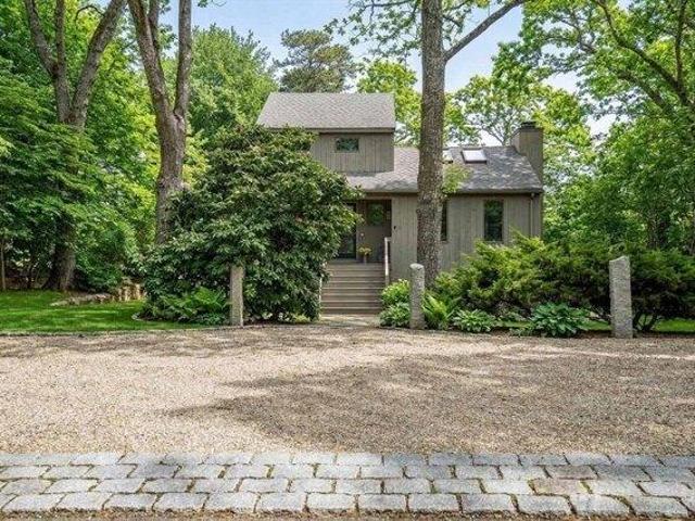 house with 4 bedroom, Oak Bluffs MA ES104906493