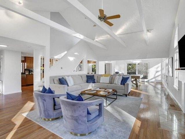 house with 4 bedroom, Oak Bluffs MA ES105116169