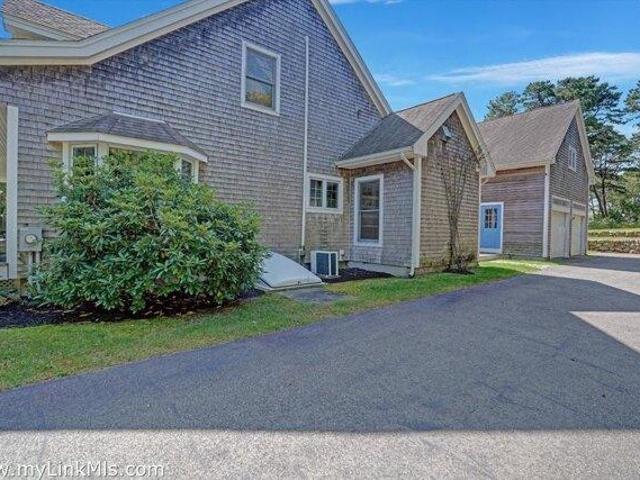 house with 4 bedroom, Oak Bluffs MA ES103248980
