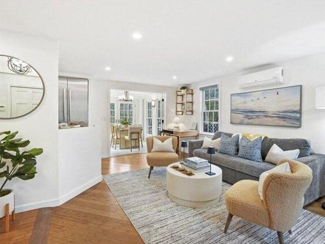 house with 4 bedroom, Oak Bluffs MA ES103439895