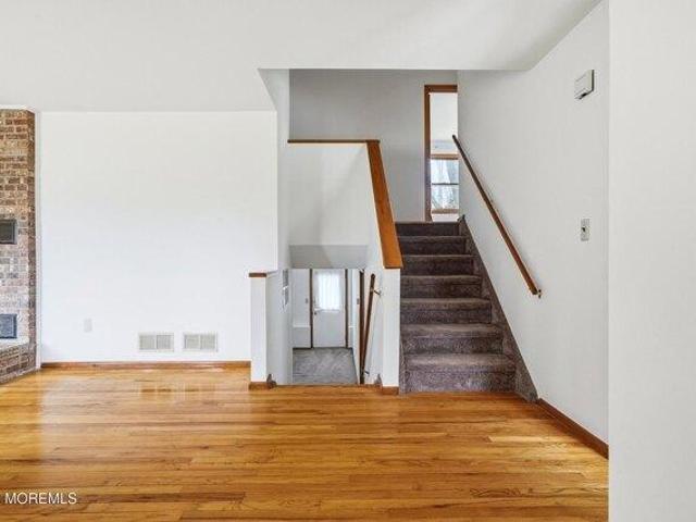 house with 4 bedroom, Oakhurst NJ ES105173204