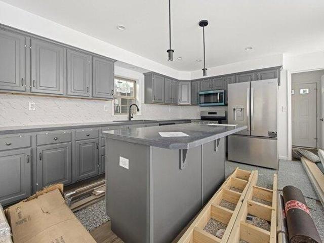 house with 4 bedroom, Oakland ME DS104332047