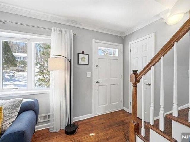 house with 4 bedroom, Oakland NJ ES104409673