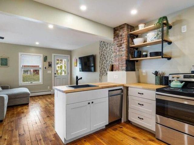 house with 4 bedroom, Old Orchard Beach ME ES105113126