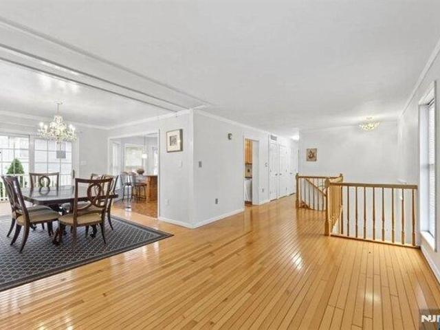 house with 4 bedroom, Old Tappan NJ ES105203259