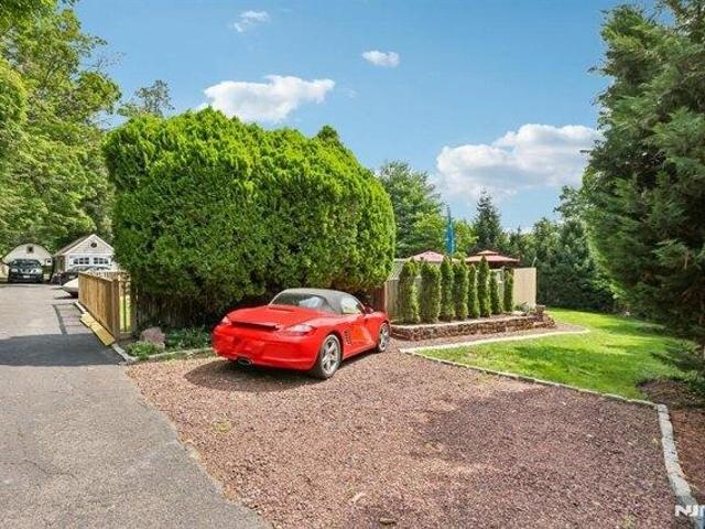 house with 4 bedroom, Oradell NJ ES104808072