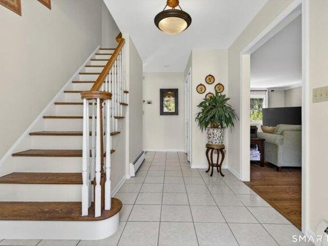 house with 4 bedroom, Orange CT ES103439010