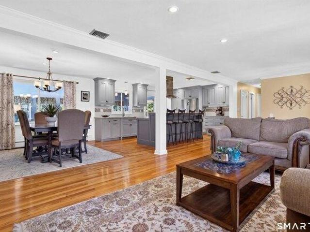 house with 4 bedroom, Orange CT ES104409496