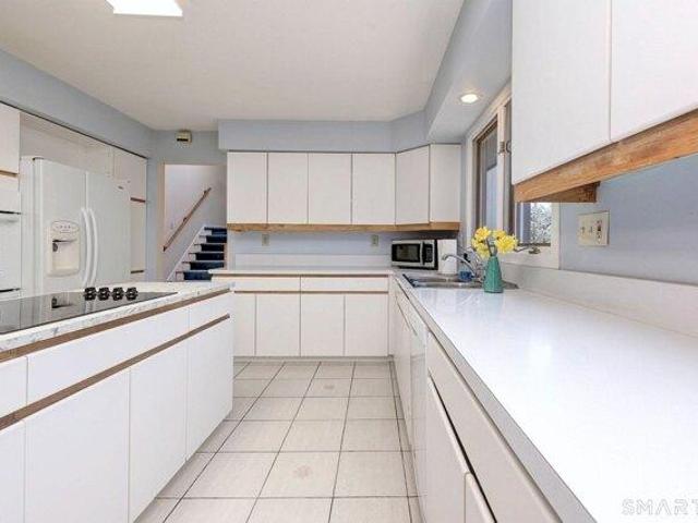 house with 4 bedroom, Orange CT ES104192839