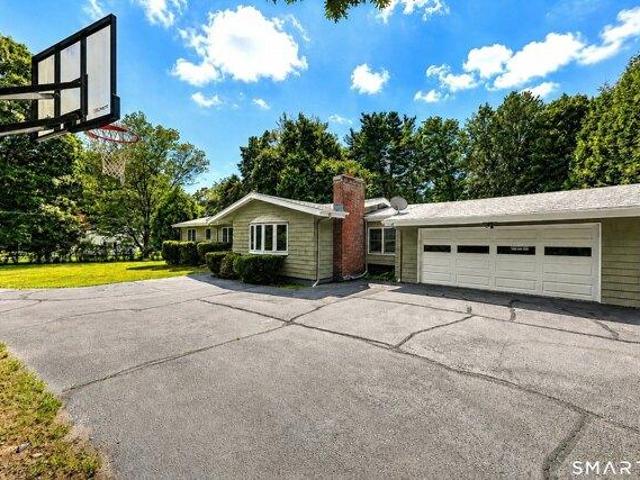 house with 4 bedroom, Orange CT ES105173943
