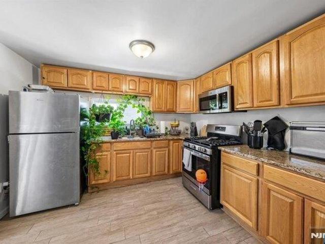 house with 4 bedroom, Orange NJ ES104852043