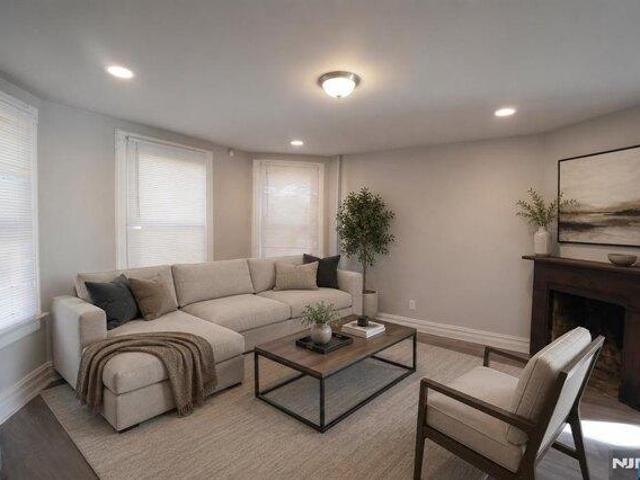 house with 4 bedroom, Orange NJ ES105158510