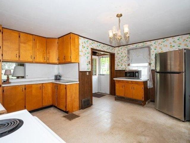 house with 4 bedroom, Oxford MA ES104078070