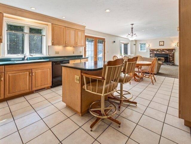 house with 4 bedroom, Oxford MA ES105040508