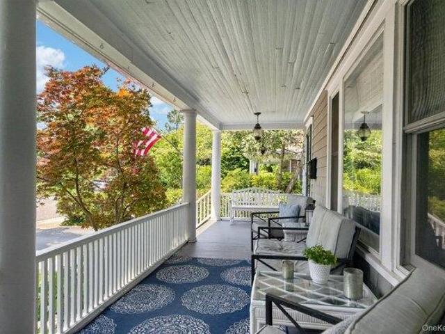 house with 4 bedroom, Oyster Bay NY ES104922122