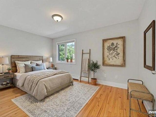 house with 4 bedroom, Palisades Park NJ DLS102318426