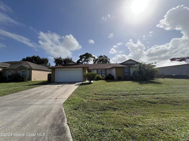house with 4 bedroom, Palm Bay FL DS88337040