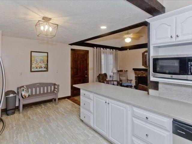 house with 4 bedroom, Palmer MA ES105155889