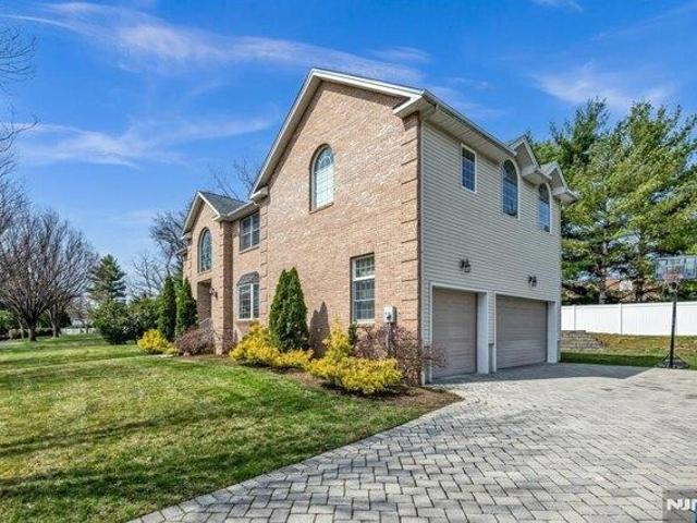 house with 4 bedroom, Paramus NJ DLS101801814