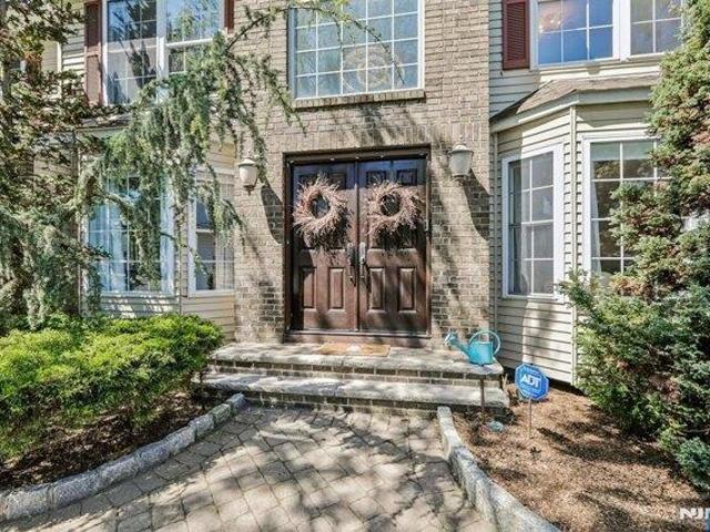 house with 4 bedroom, Paramus NJ DLS102727797