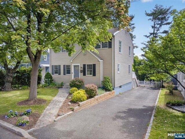house with 4 bedroom, Paramus NJ DS104405805