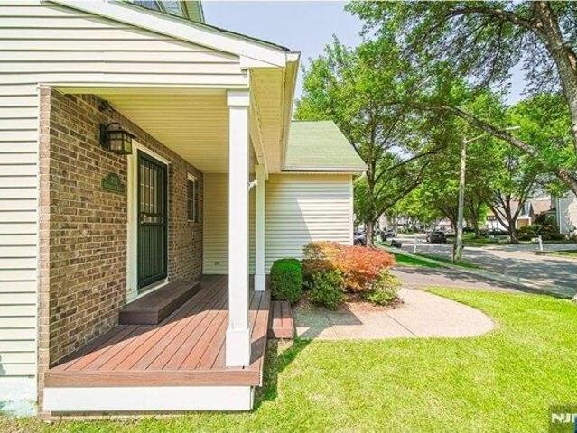 house with 4 bedroom, Paramus NJ ES104442734