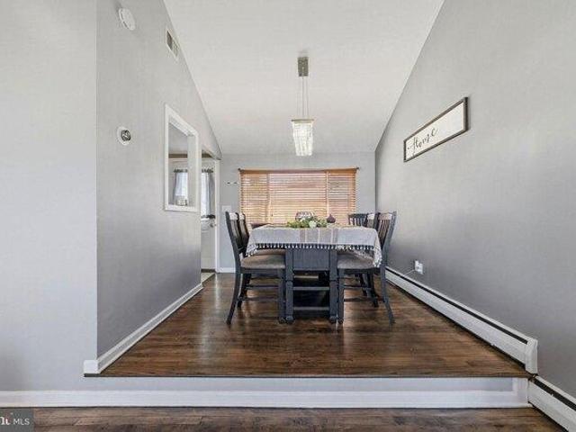 house with 4 bedroom, Parlin NJ ES105208119