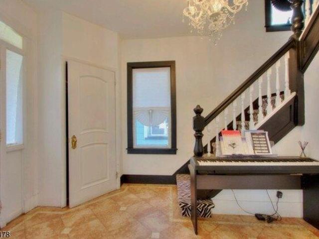house with 4 bedroom, Passaic NJ ES104192618