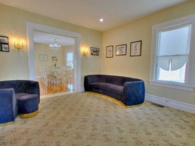 house with 4 bedroom, Passaic NJ ES104333106