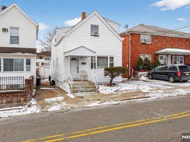 house with 4 bedroom, Paterson NJ DLS101898046