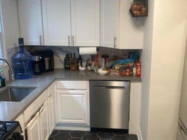 house with 4 bedroom, Paterson NJ ES104374753