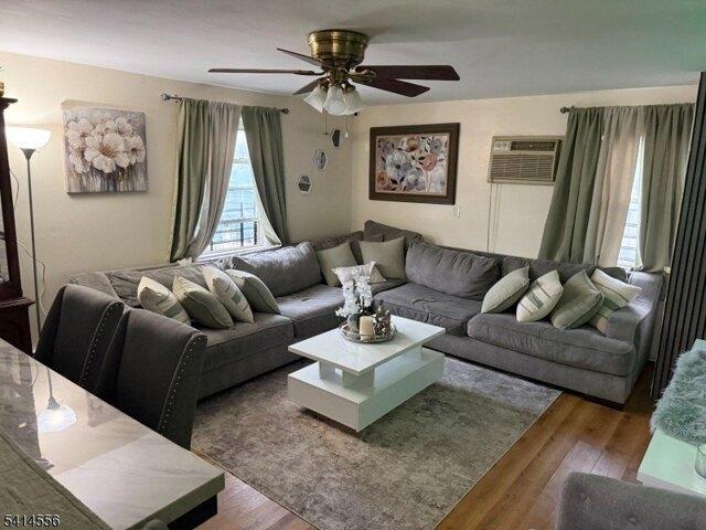 house with 4 bedroom, Paterson NJ ES104760707